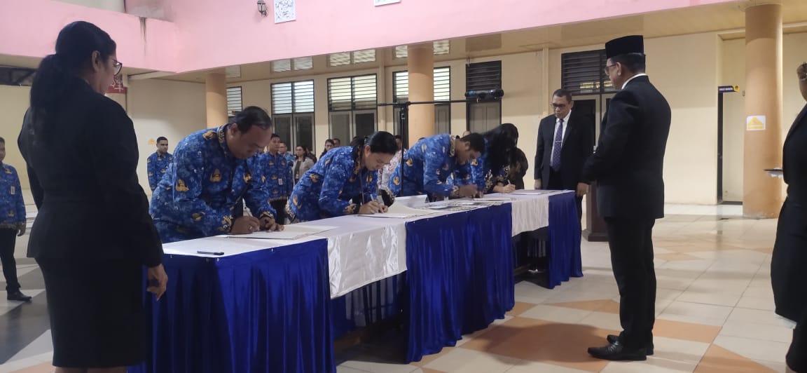 Direktur Mengambil Sumpah/Janji Sejumlah ASN Polnam – Polnam